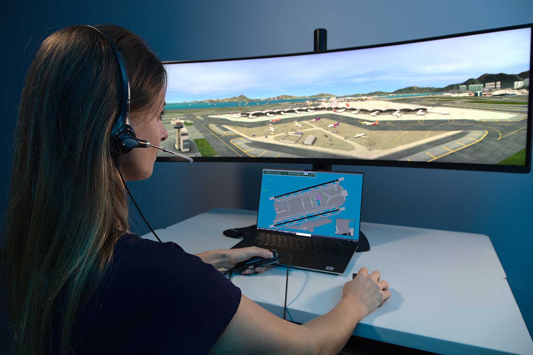 MaxSim: Air Traffic Control Simulation