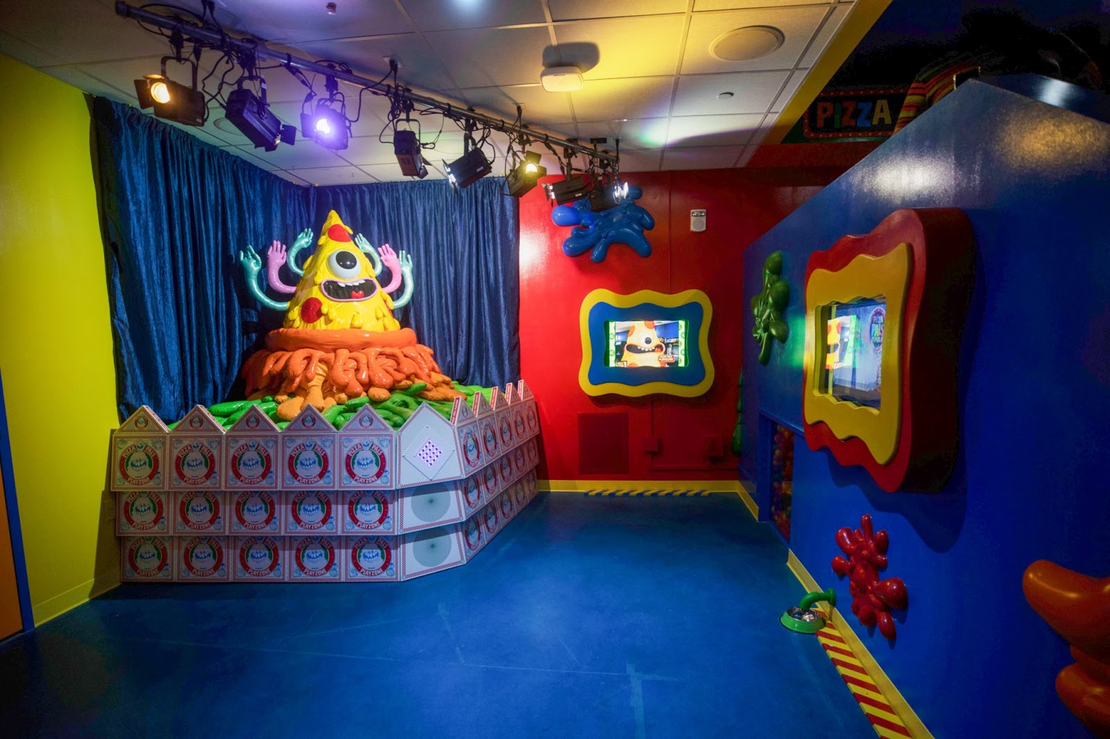 Plastic, Pizza, and Positivity with Everything Is Terrible! | Meow Wolf