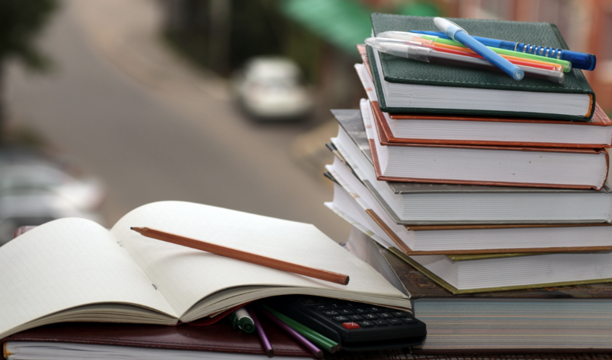 Pros And Cons Of Free College Textbooks | Adultist