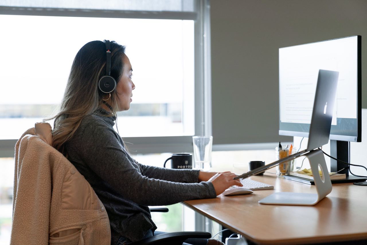 15 Tips On How To Write A Welcome Blog Post: A Step-by-Step Guide