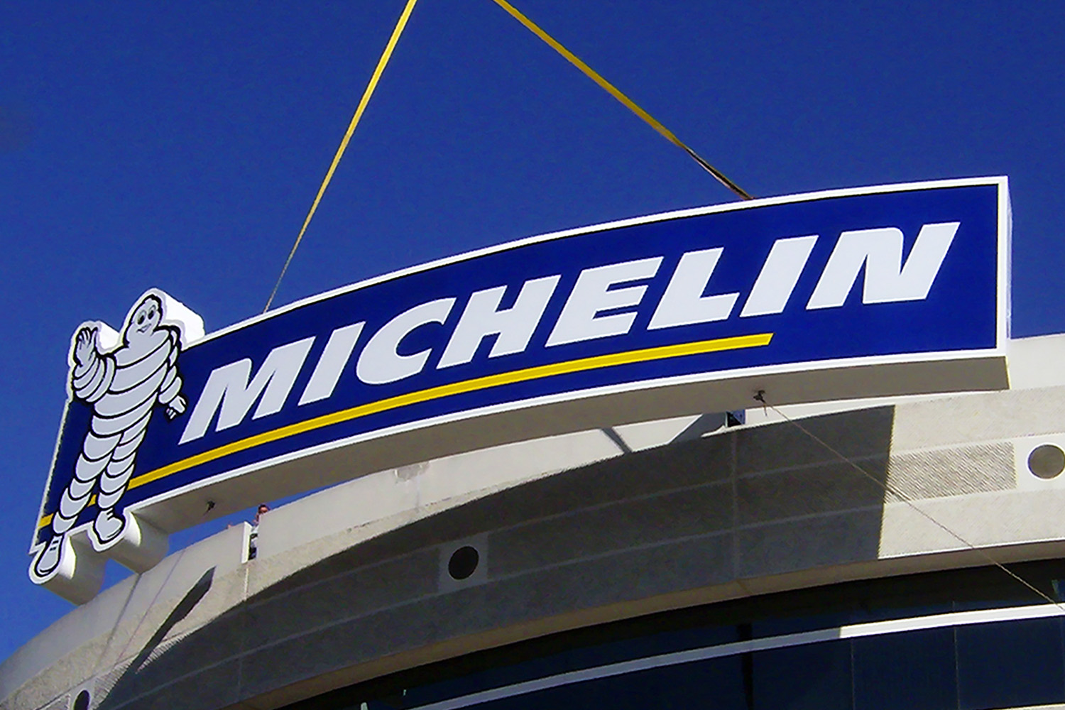 Dualite - Tire Shop Signs and Branding