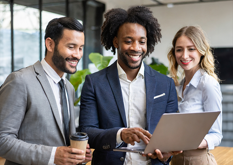 Employer of Record vs Staffing Agency: Differences & Use Cases - SSR