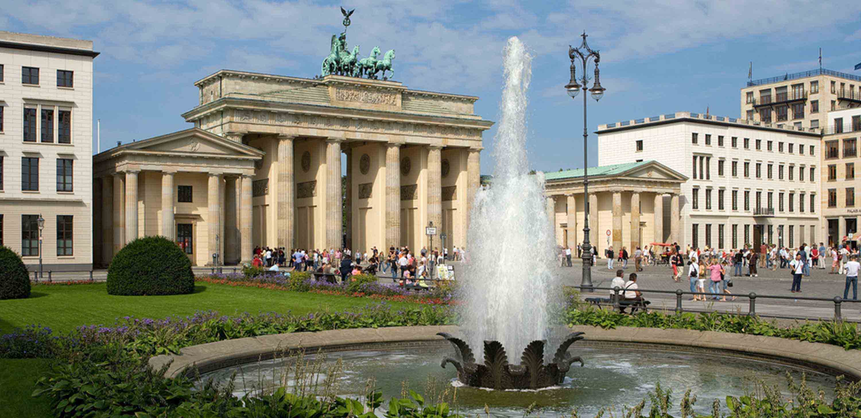 Explore History - Checkpoint Charlie