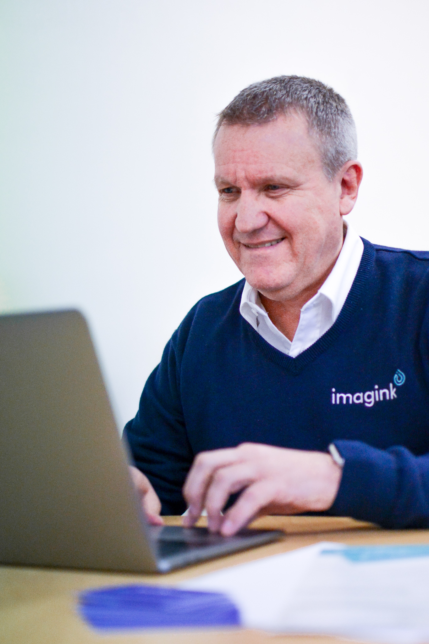 About Us: Small & Large Format Printers | Imagink