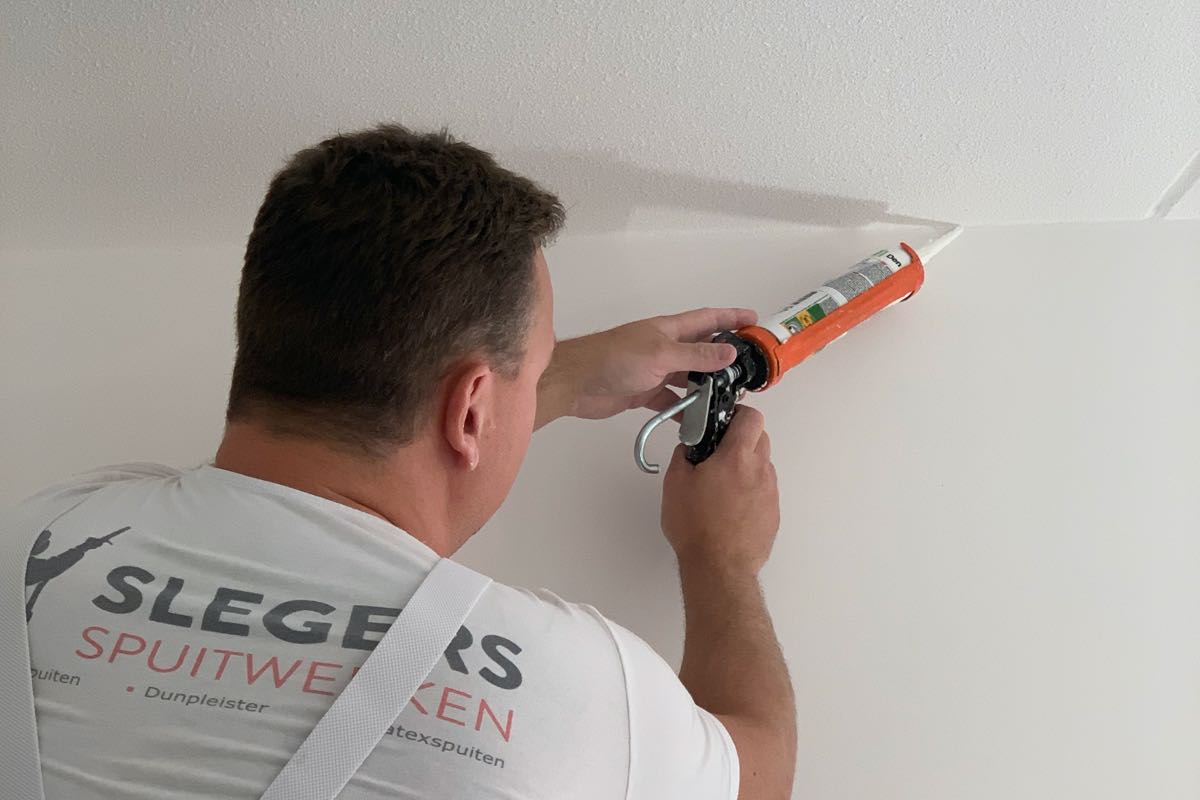 Wat is het verschil tussen spackspuitwerk en glad stucwerk?