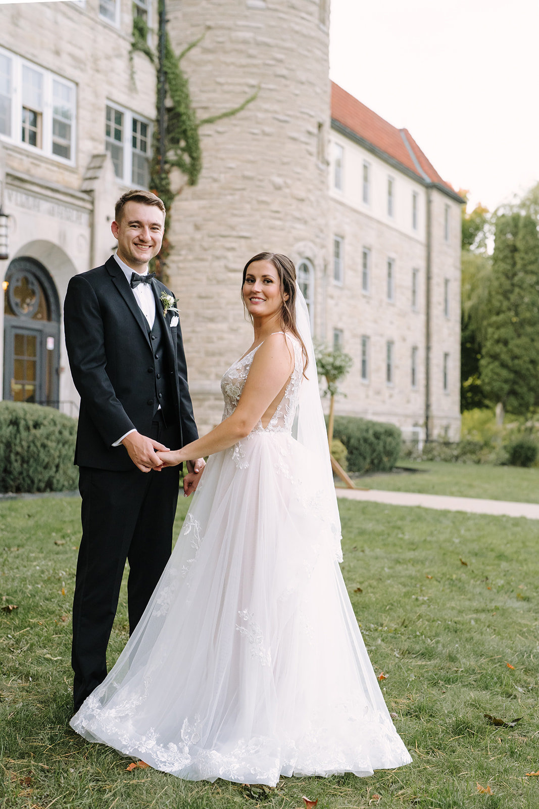 Mariah & Matt | Photo Gallery Villa Maria MN