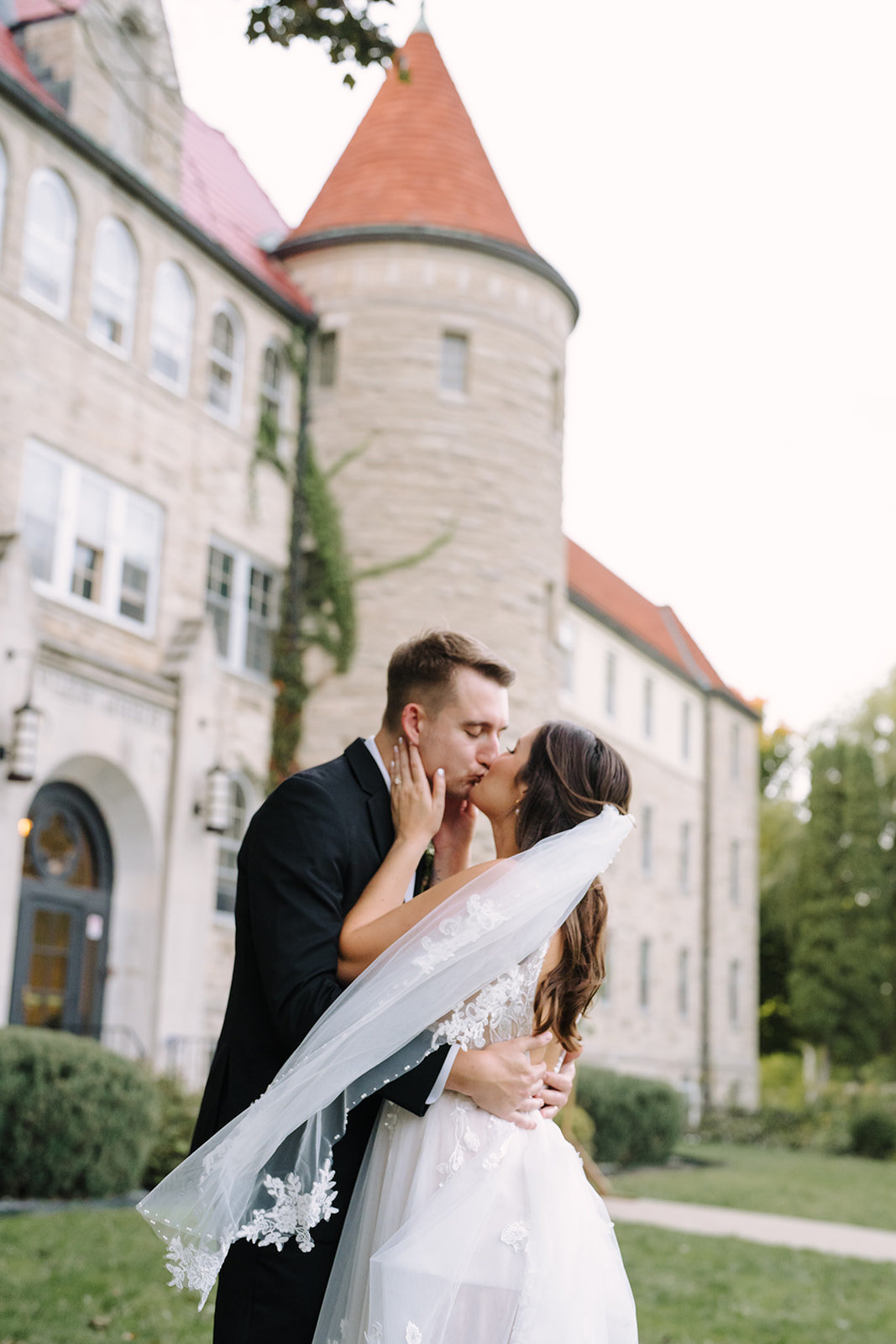 Mariah & Matt | Photo Gallery Villa Maria MN