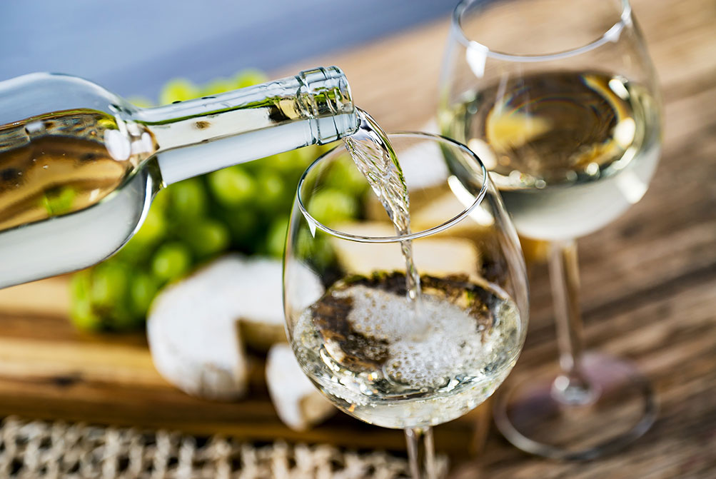 Viognier Wine (Taste, Best Wines, Prices 2021)