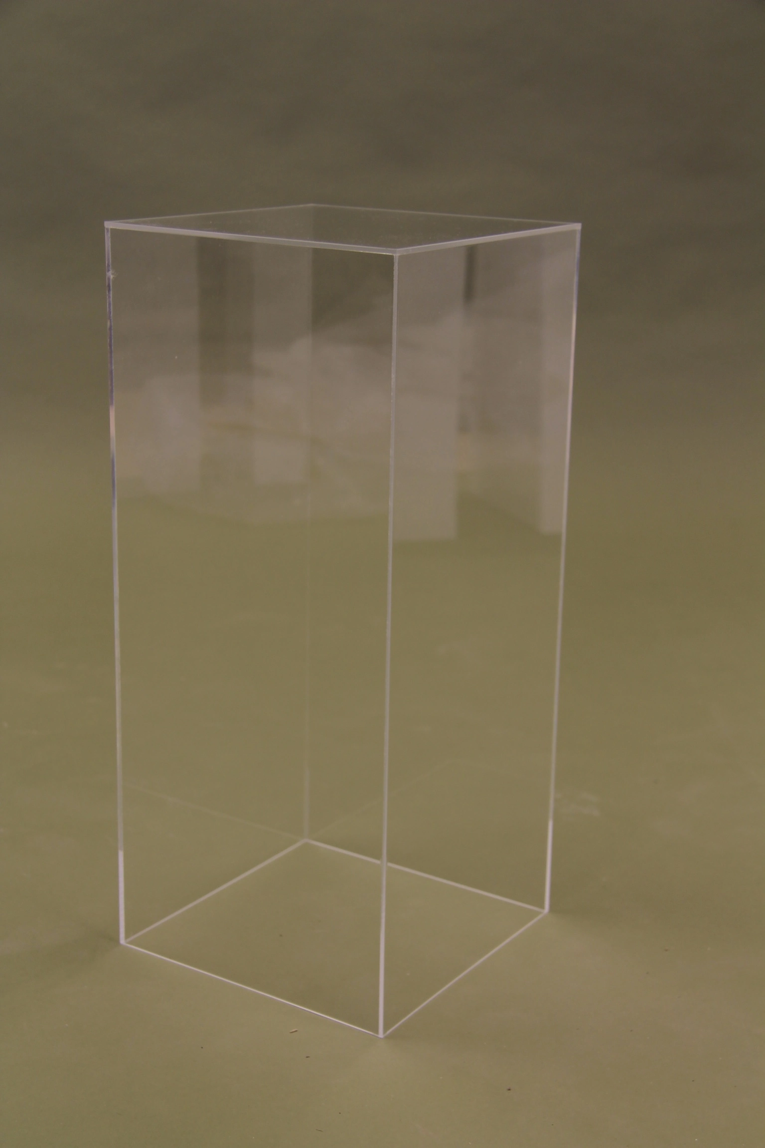 Clear Plinths - Acrylic Plinths and Pedestals