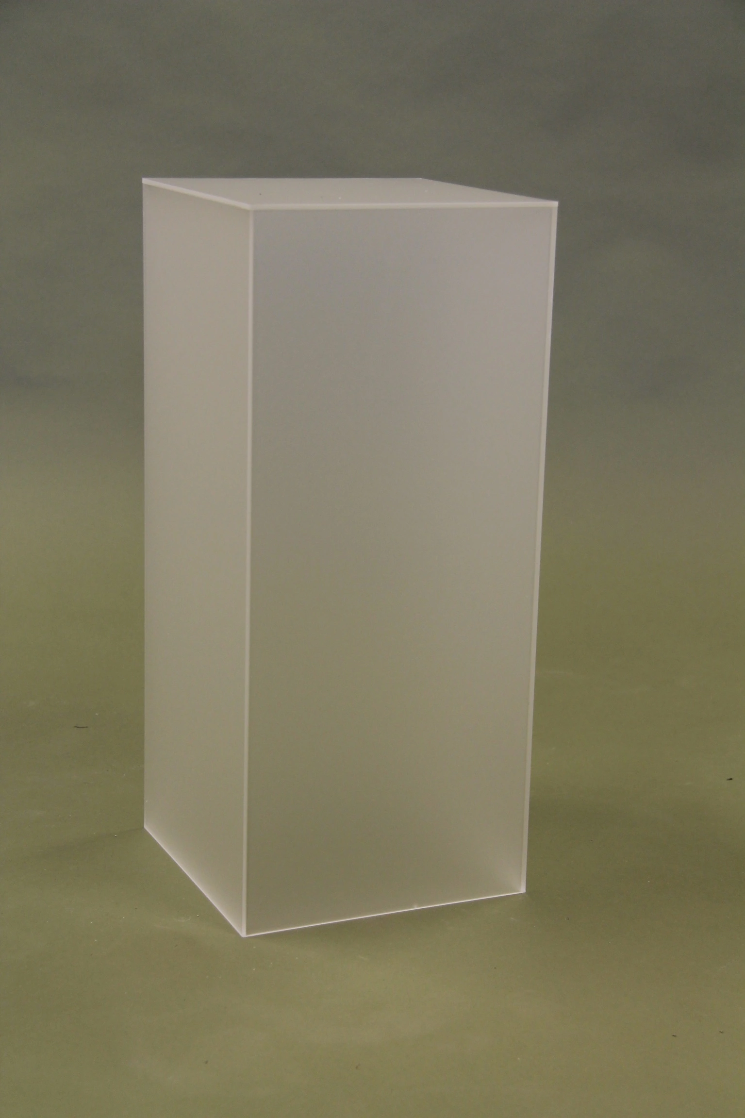 Clear Plinths - Acrylic Plinths and Pedestals