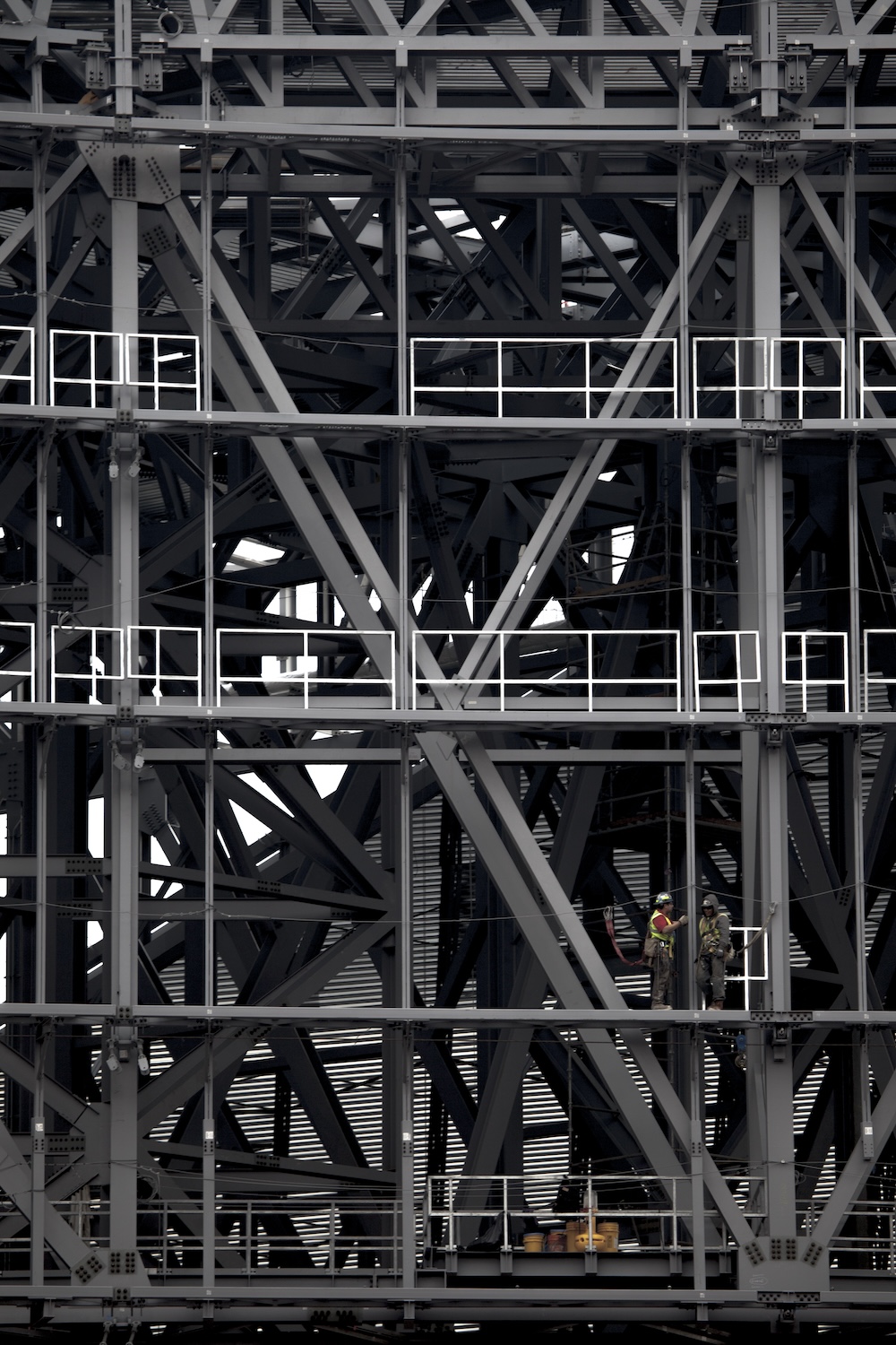Limb – by Hsu-Jen Huang | Art Collection at Mercedes-Benz Stadium