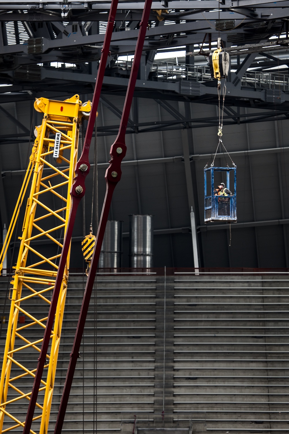 Soar – by Hsu-Jen Huang | Art Collection at Mercedes-Benz Stadium