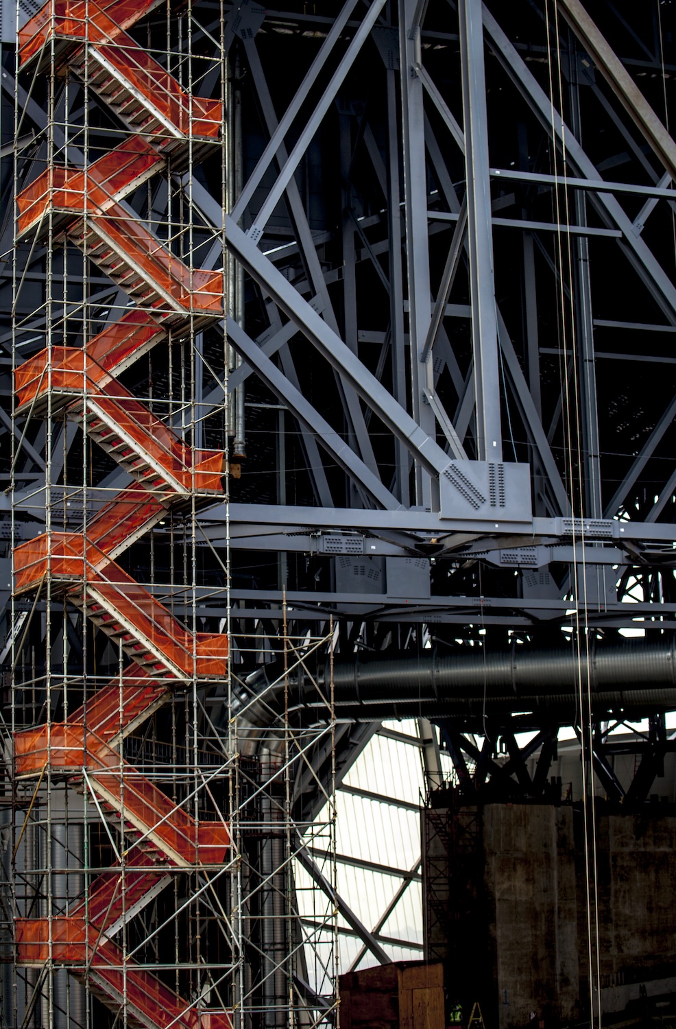 Vine – by Hsu-Jen Huang | Art Collection at Mercedes-Benz Stadium