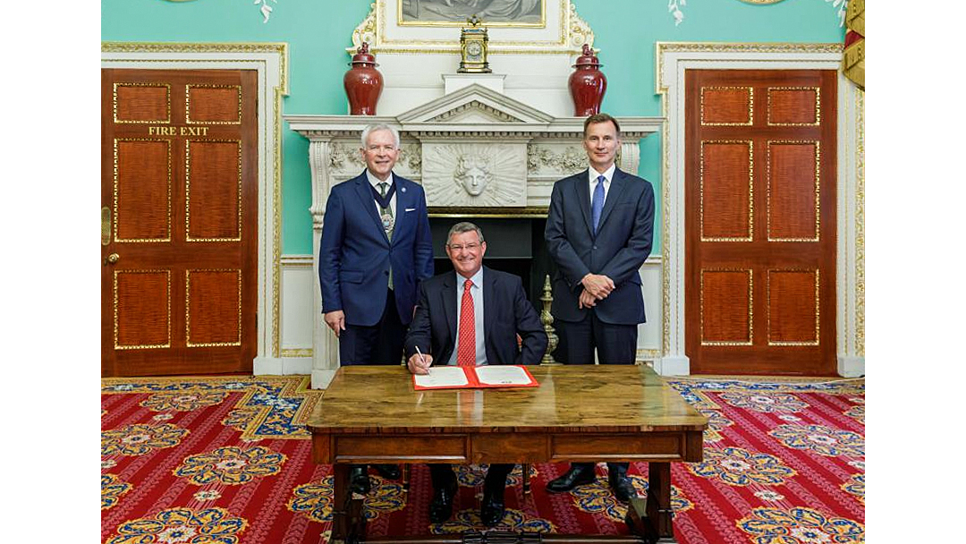 Smart Pension signs Mansion House Compact