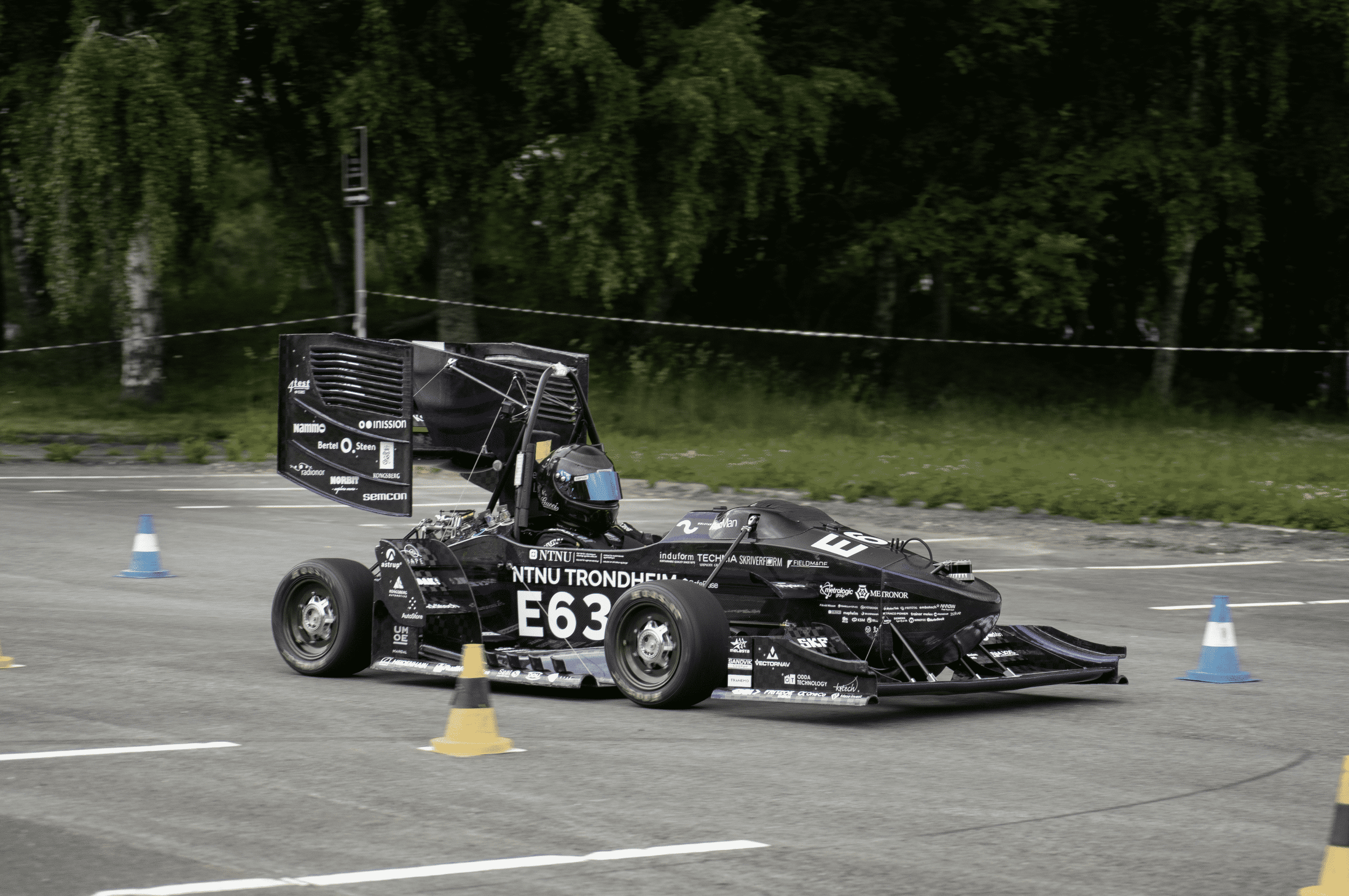 Testing and Tuning a High-Performance Racecar With Cutting-Edge ...
