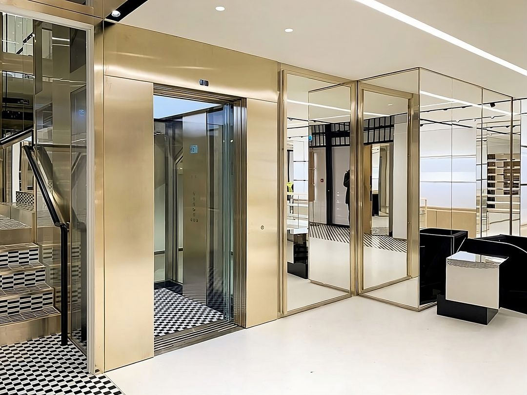 Luxury Gold Retail Lift Paris