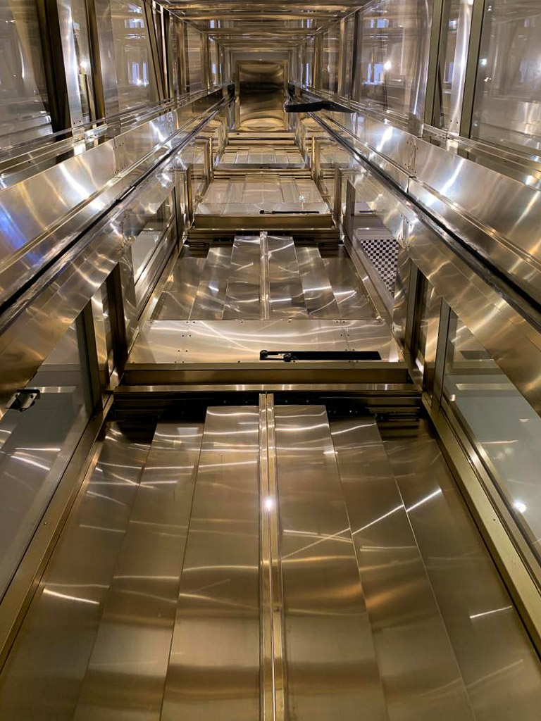 Luxury Gold Retail Lift Paris