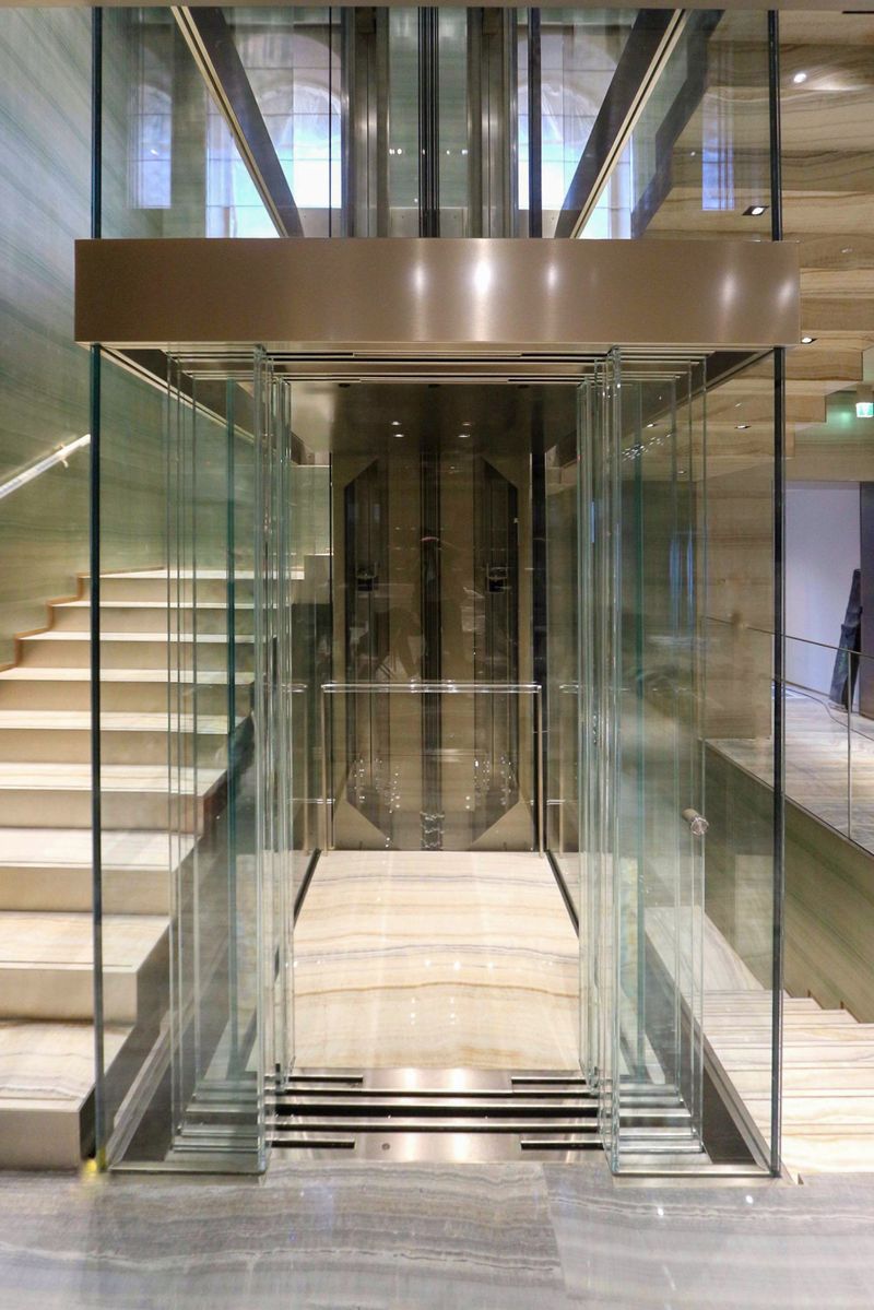 Luxury Retail Lift Rome