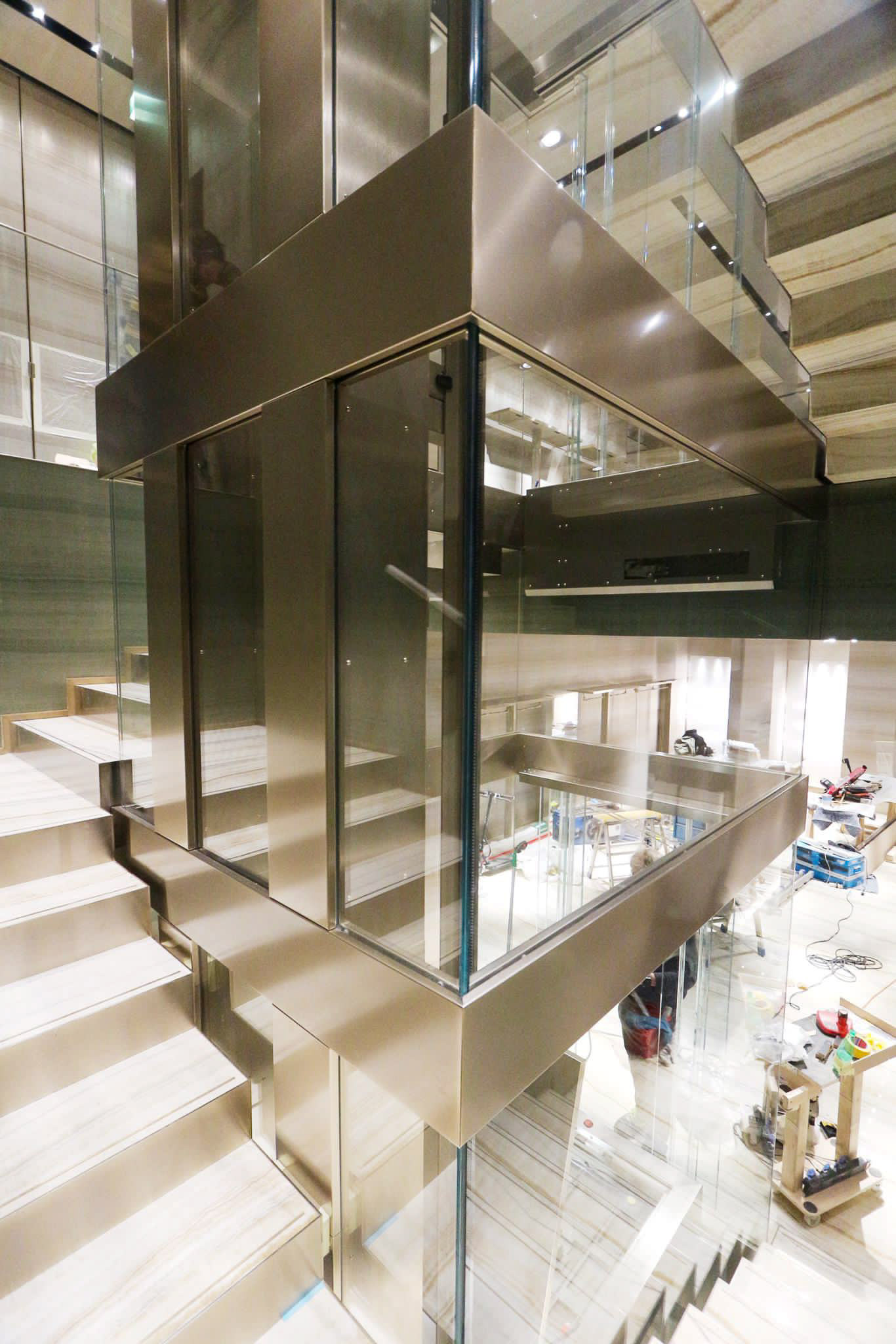 Luxury Retail Lift Rome