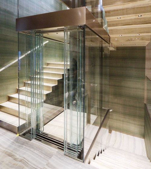 Luxury Retail Lift Rome