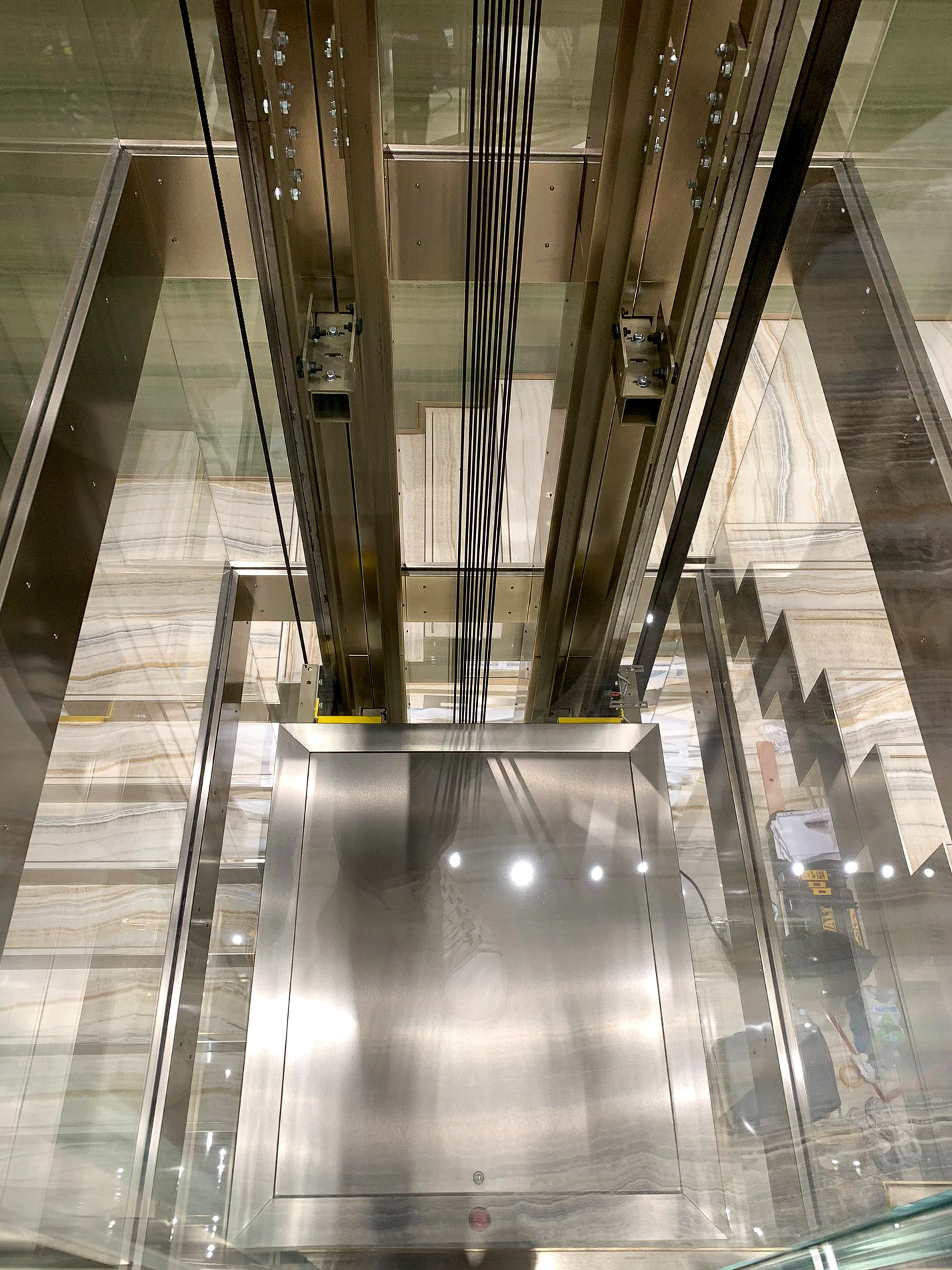 Luxury Retail Lift Rome