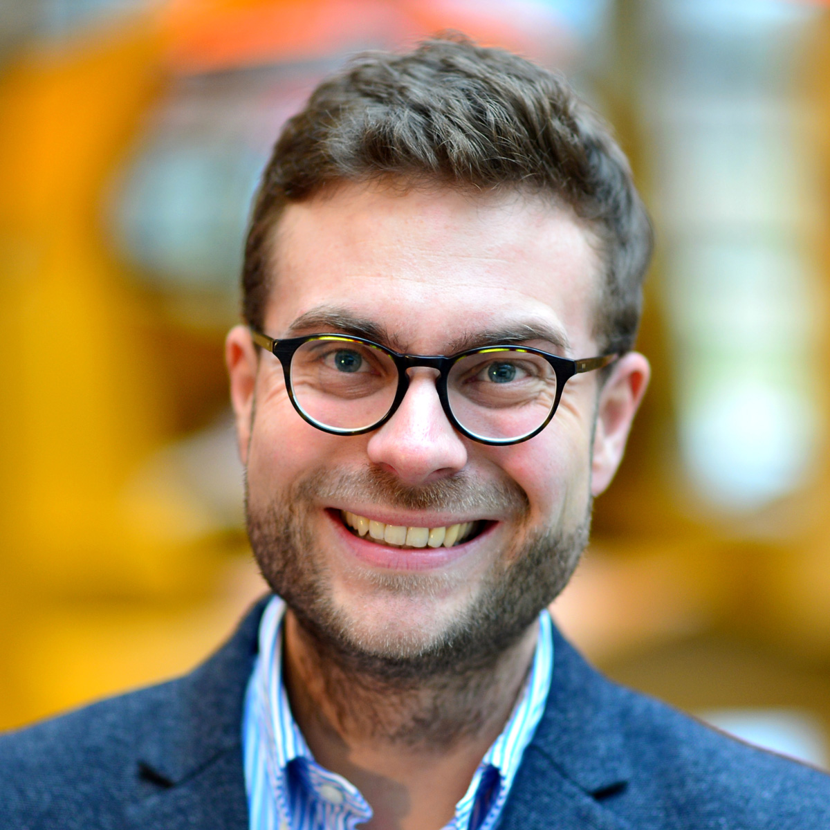 Mit Christopher Buschow Kontakt aufnehmen - Hafven