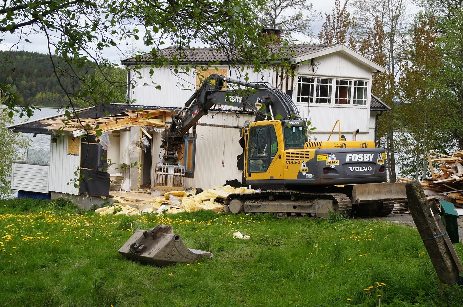 Fosby Anlegg - Vi er gode på riving og miljøsanering