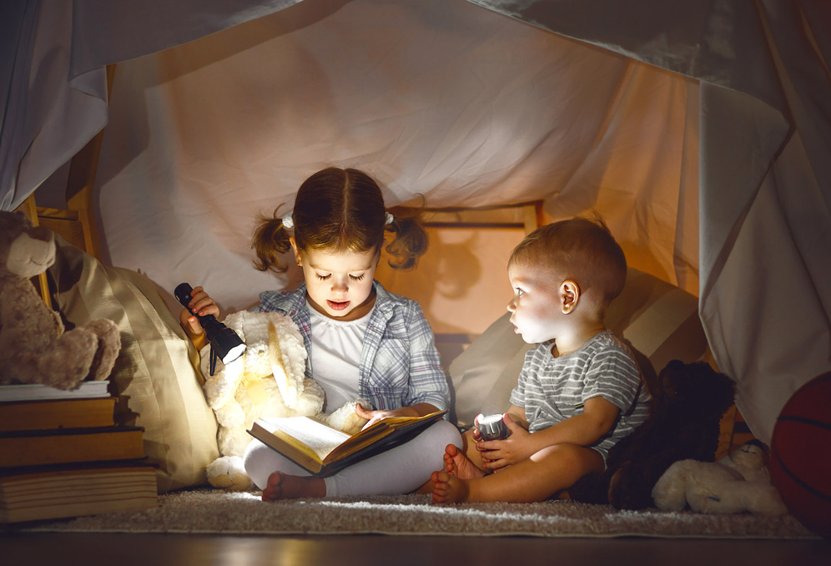 How to make the best indoor fort for kids | Sawyer Blog