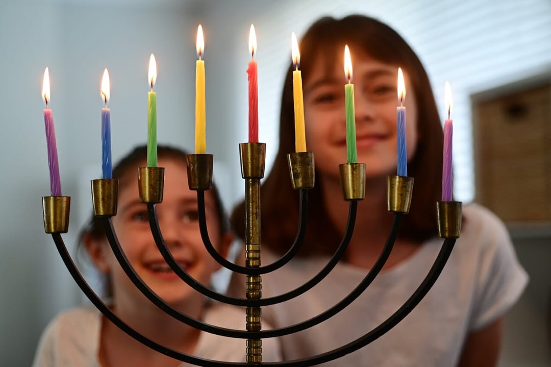 20 of our favorite Hanukkah songs for kids | Sawyer Blog