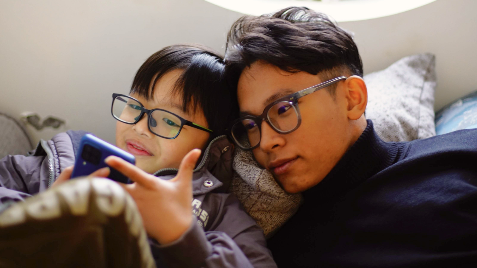 Social media for kids: Risks, benefits, safety, apps, and more | Sawyer ...