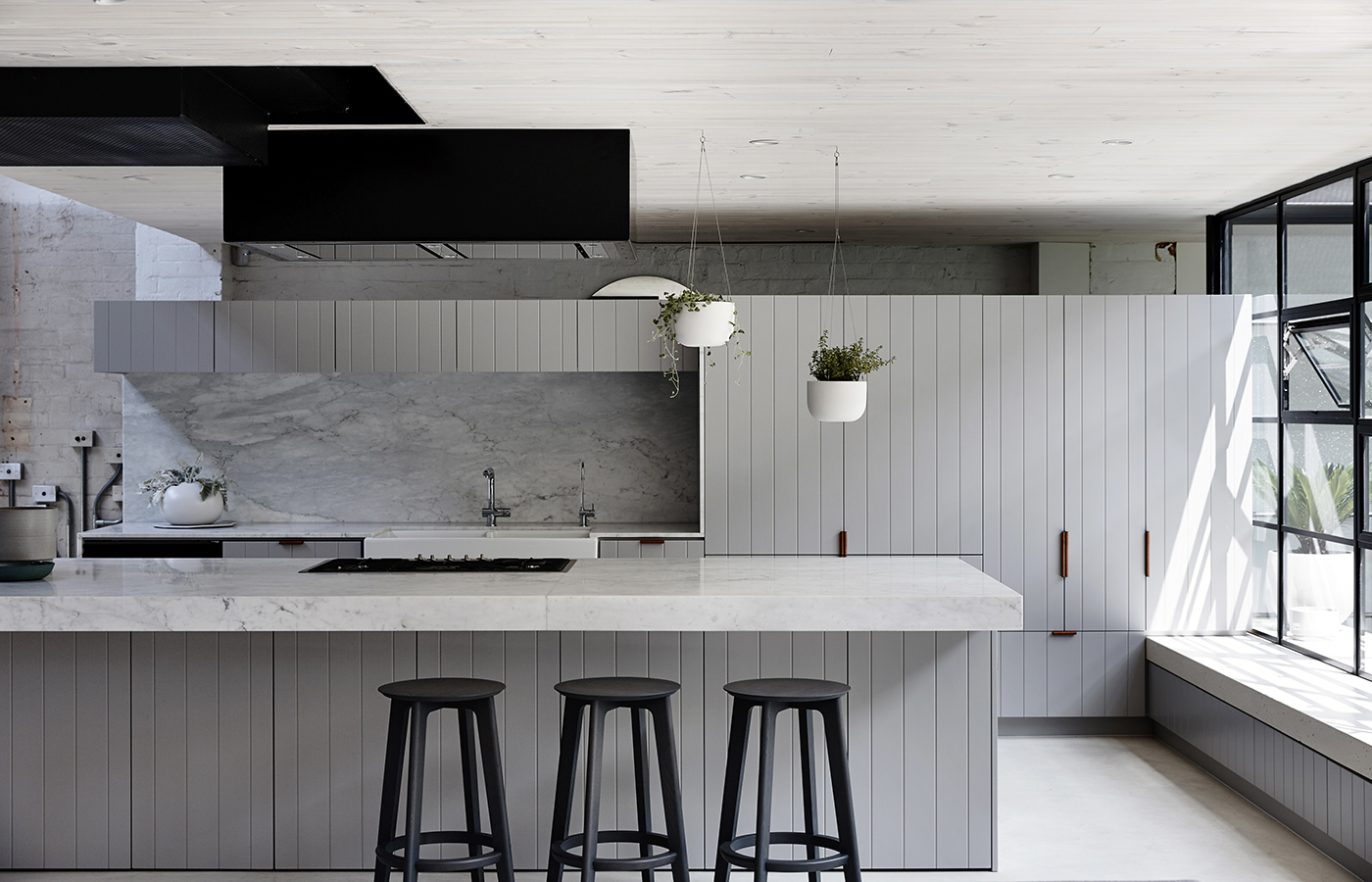 Integrated kitchens with undermounts
