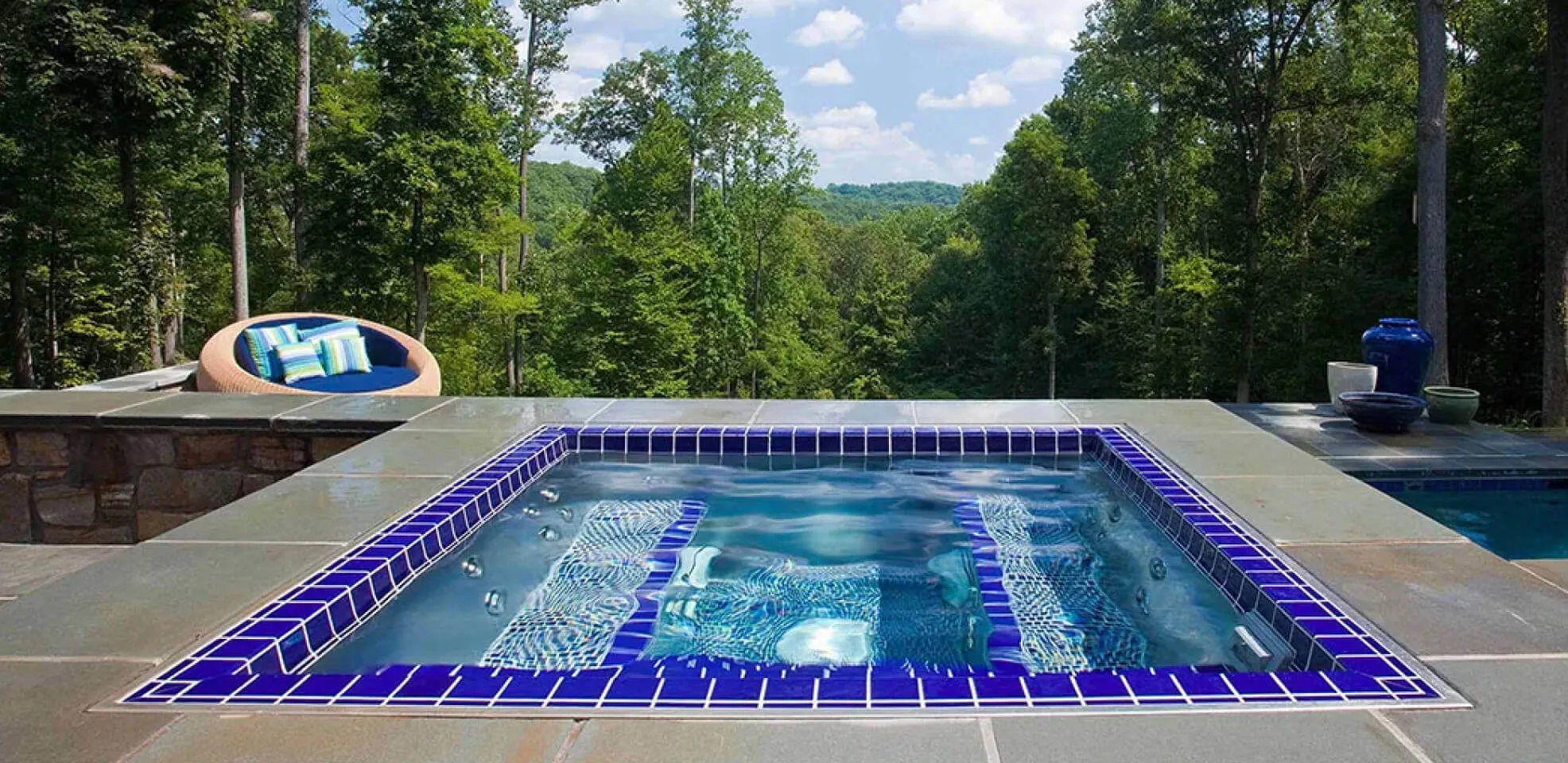 Custom Spas Dell Outdoor | Relax the Body and Mind