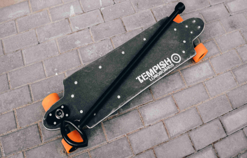 Electric skateboard for urban mobility