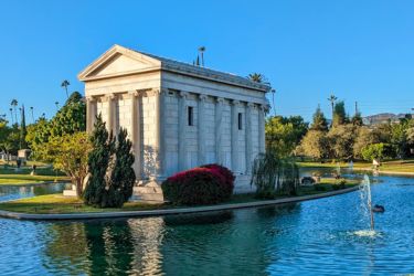 10 Most Famous Hollywood Landmarks