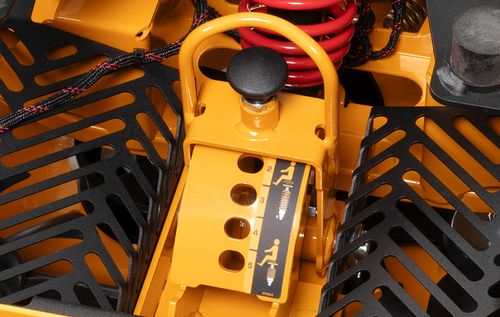 Hustler X-RIDE | Commercial Zero-Turn Mower