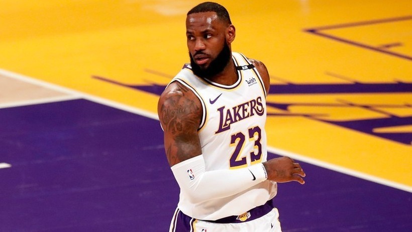 LeBron jednak chce zostać w Los Angeles