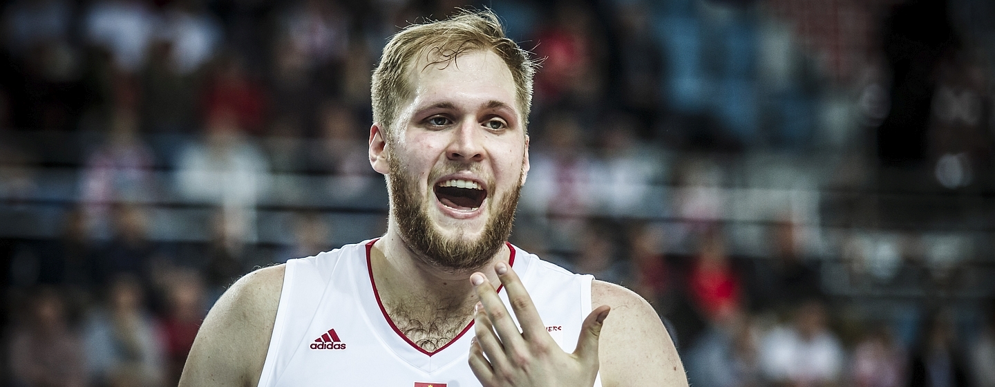 Przemek Karnowski po trzech latach przerwy znów na parkiecie!