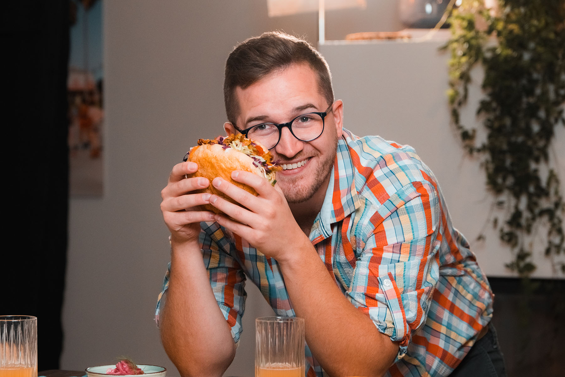 Vom "Vadder aller Väter" zum Testimonial: LikeMeat launcht Produkt mit ...