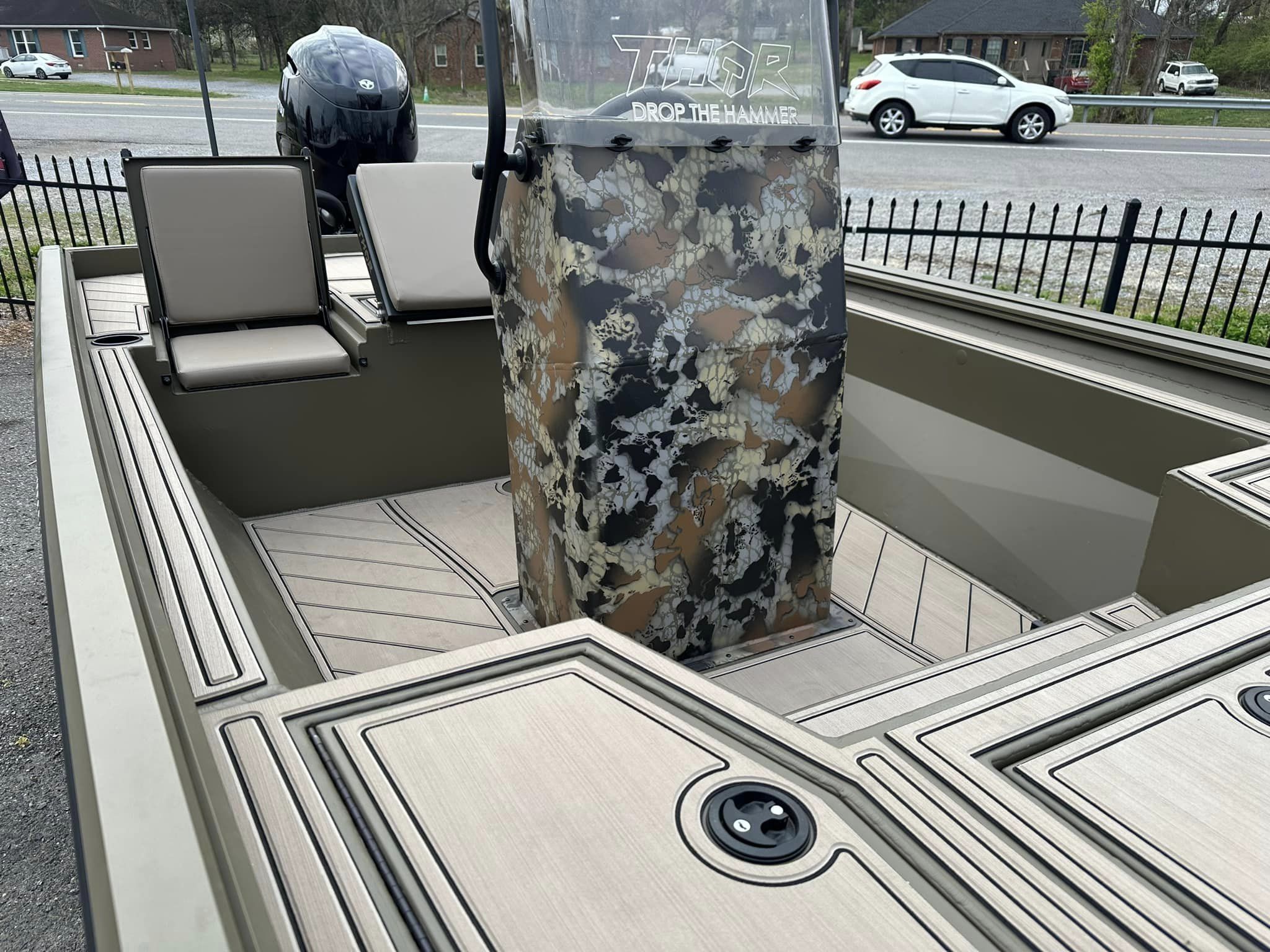 2024 THOR 1900 Center Console