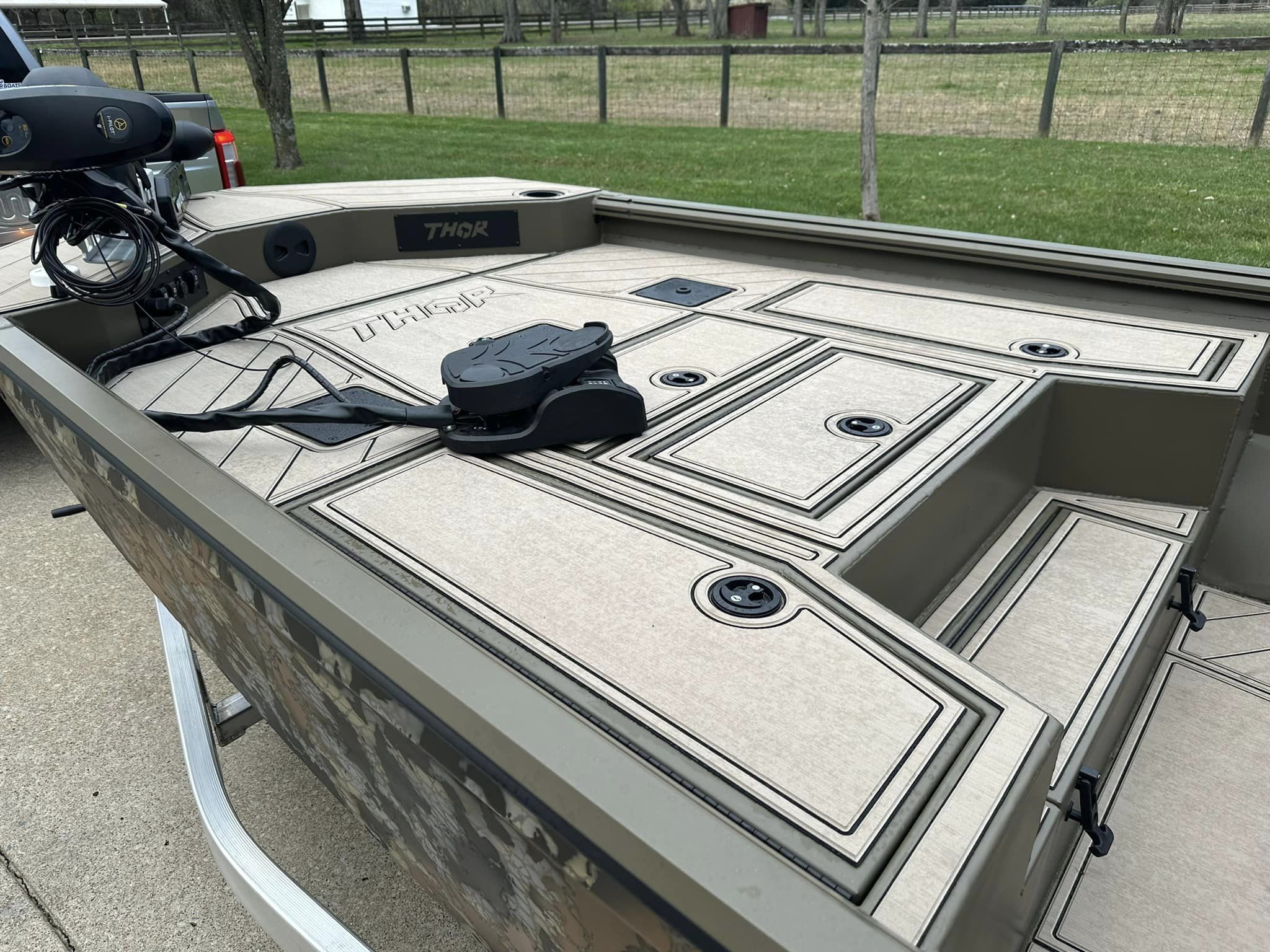 2024 THOR 1900 Center Console