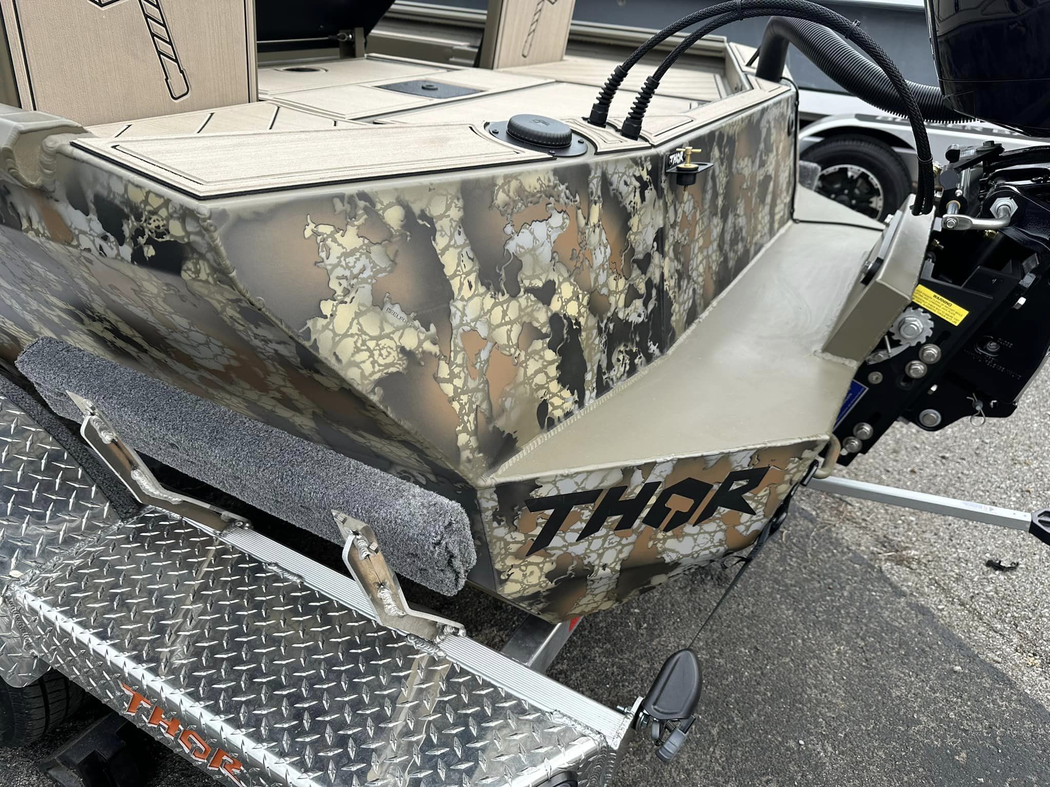 2024 THOR 1900 Center Console