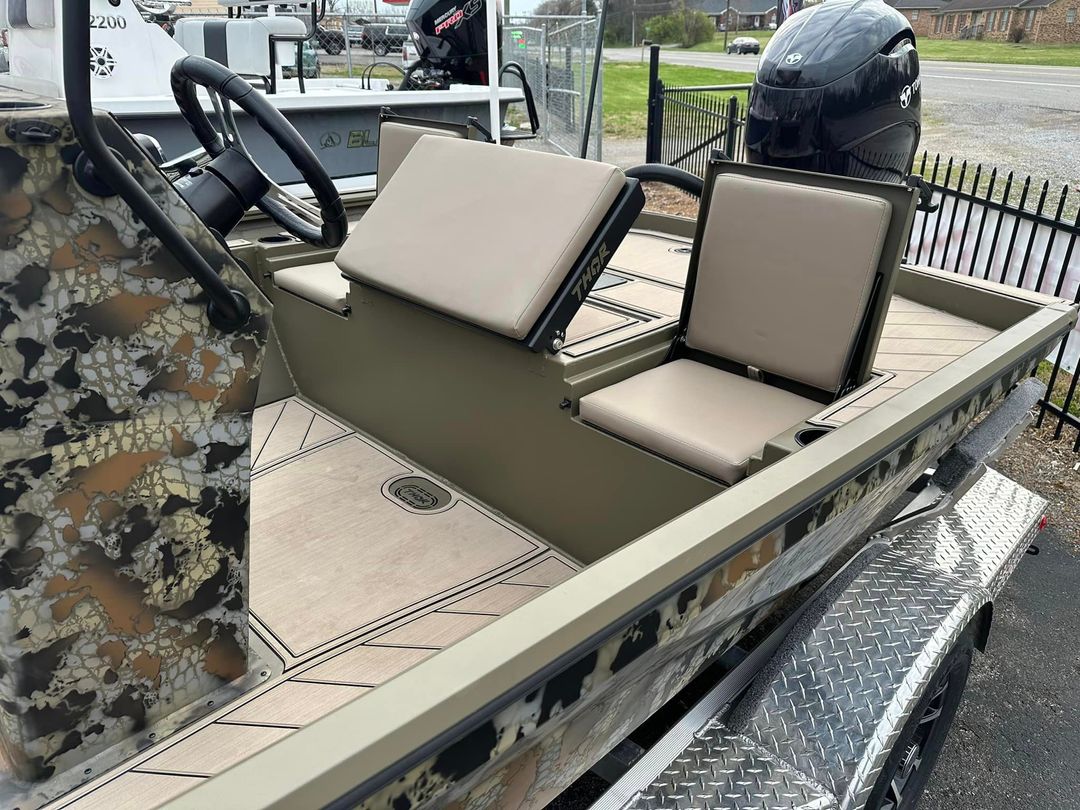 2024 THOR 1900 Center Console
