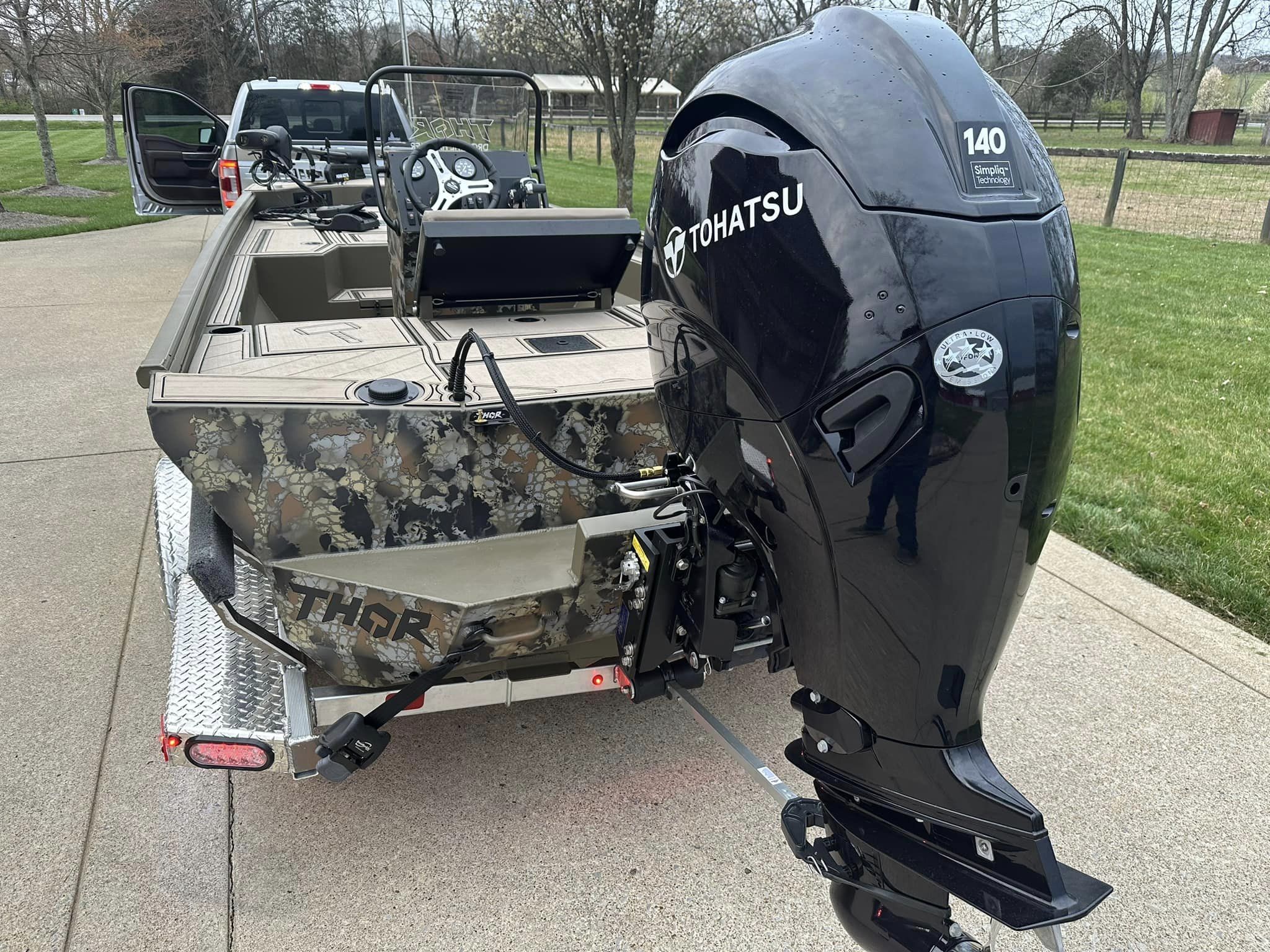 2024 THOR 1900 Center Console