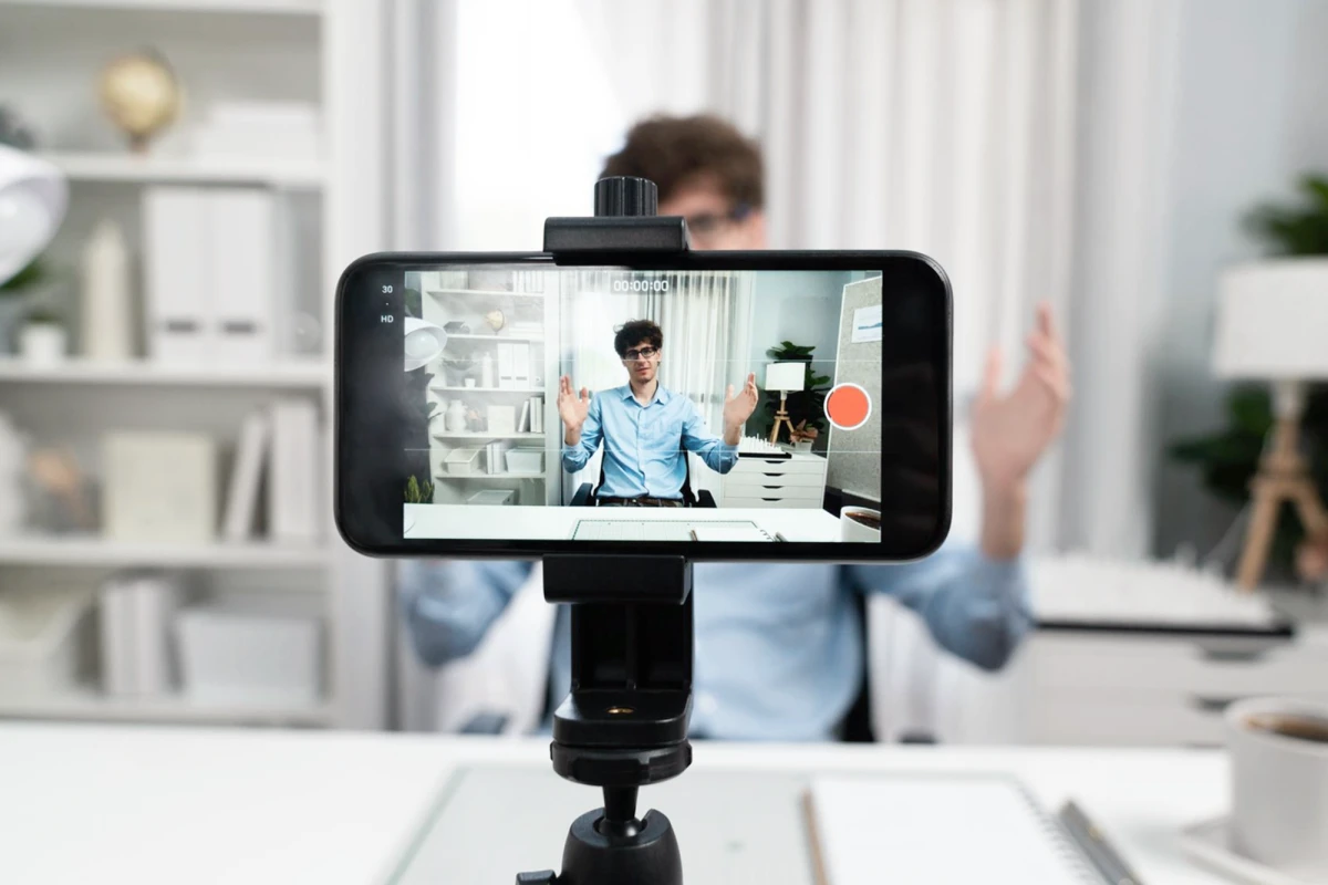 How to Create Live Streaming App: Tech Stack, Features, Cost | Uptech