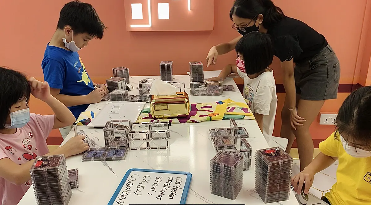 15 Best Coding Classes for Kids in Singapore 2024