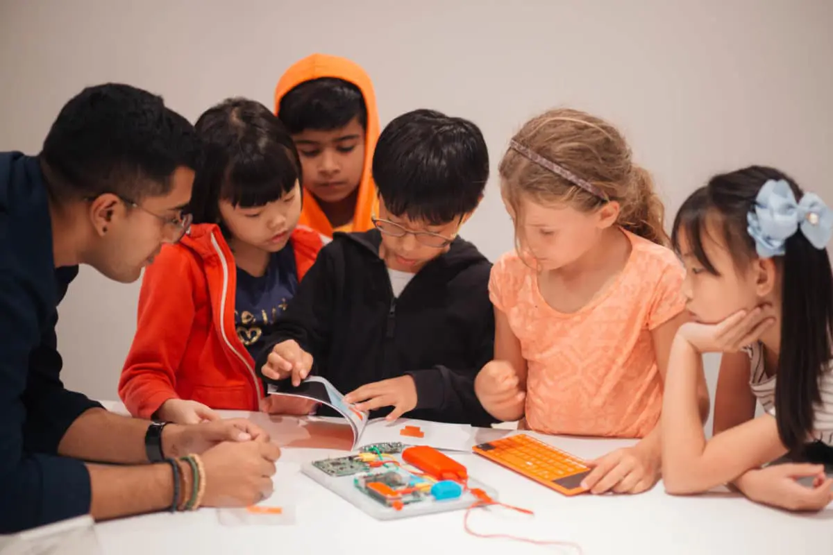 15 Best Coding Classes for Kids in Singapore 2024