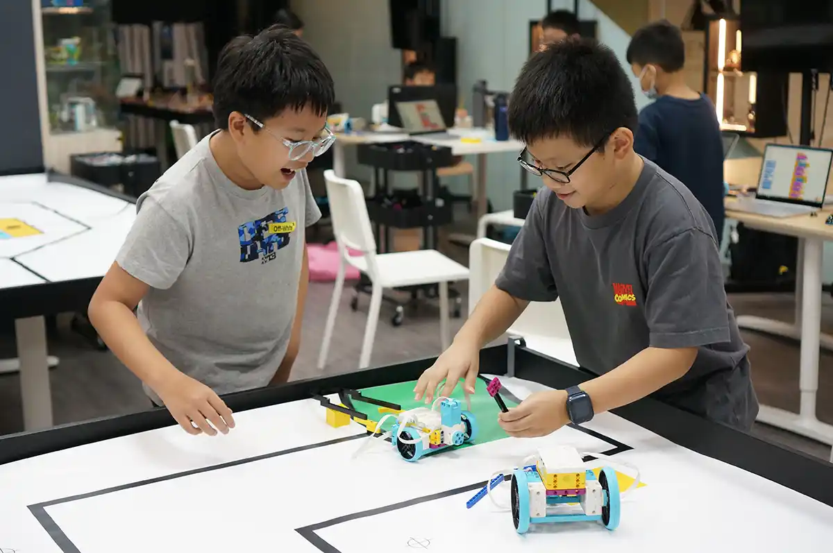 15 Best Coding Classes for Kids in Singapore 2024