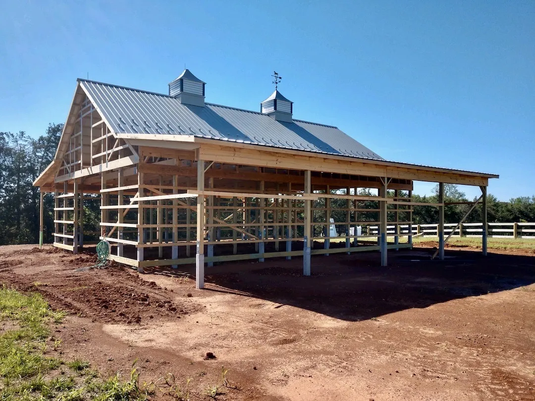 36x48x10 4-Stall Barn in Scottsville, VA (ESB21125) - Superior Buildings
