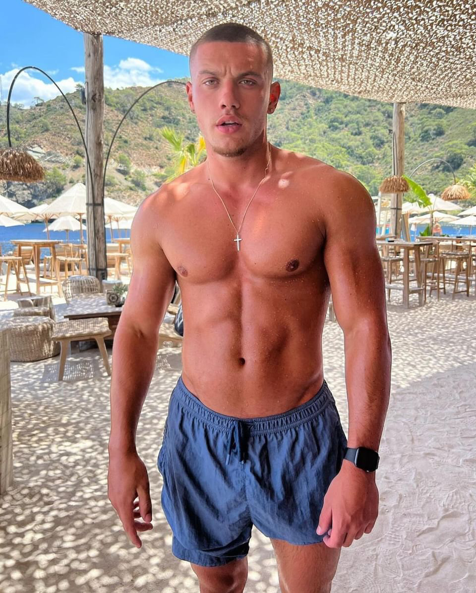 J-Fado | FOMO Models Talent