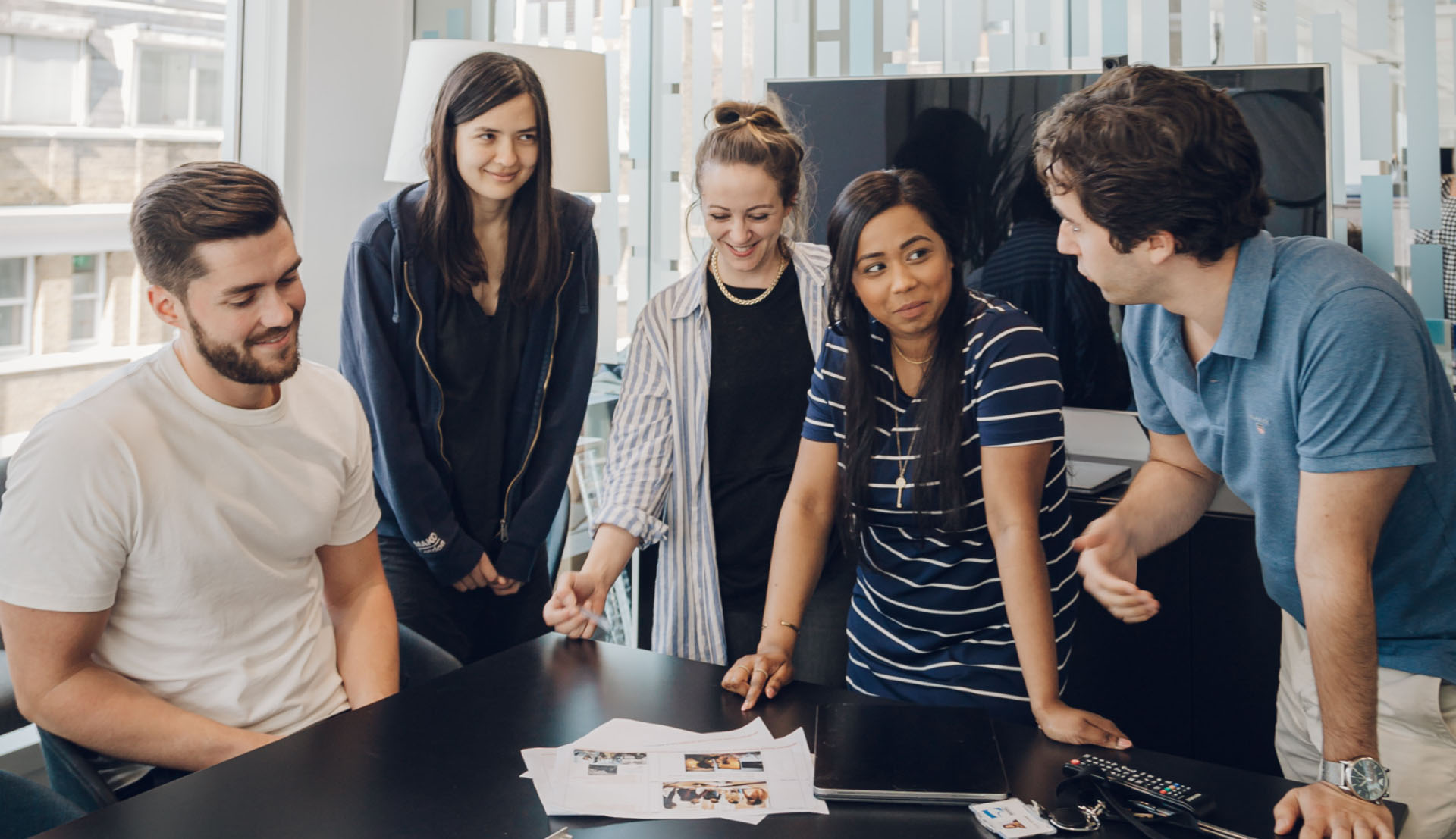 Culture & Values | Global Teams Collaborating and Working Together - Mako